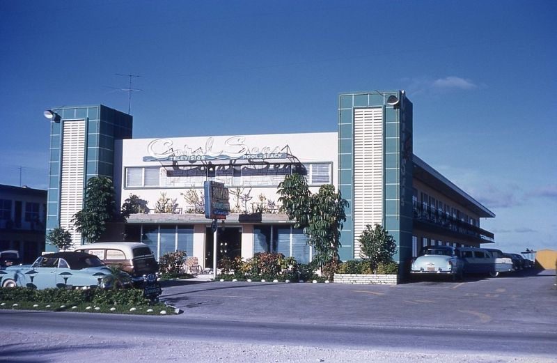 40 Fascinating Color Photos Capture Street Scenes of Miami & Miami ...