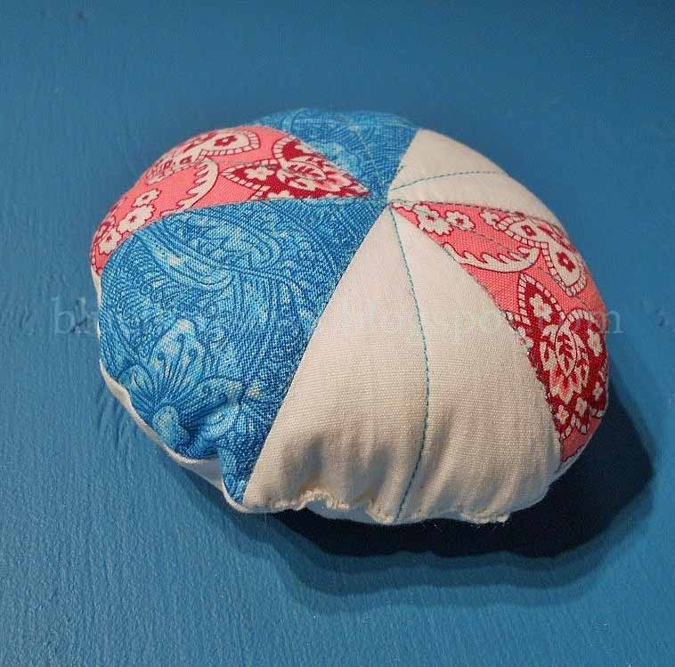 DIY Pincushion Tutorial & Pattern ~ Free-Tutorial.net