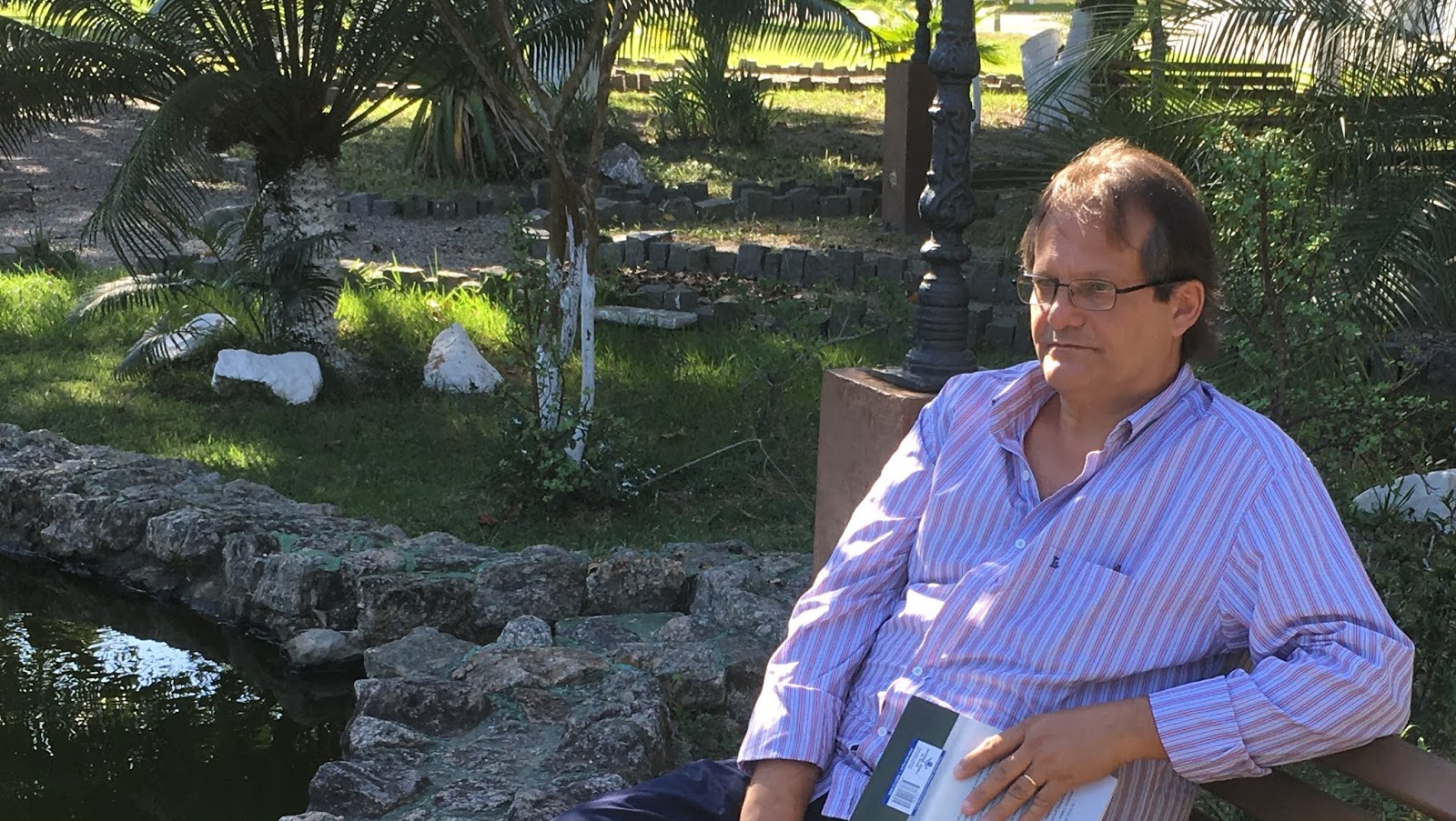 Carlos Fraga e o livro “Eles, Livro I” – Revista Conexão Literatura