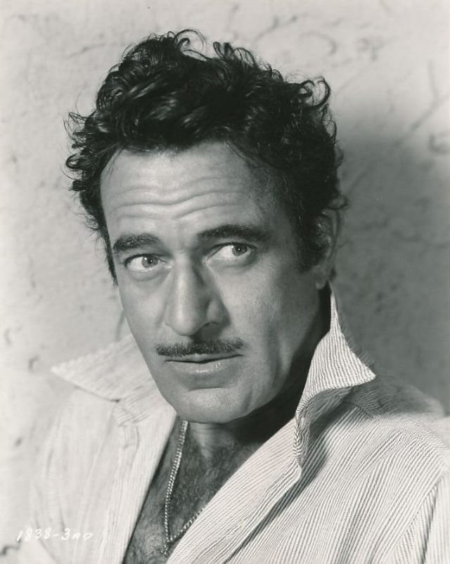 40 Portrait Photos of a Young and Handsome Mexican Actor Gilbert Roland ...