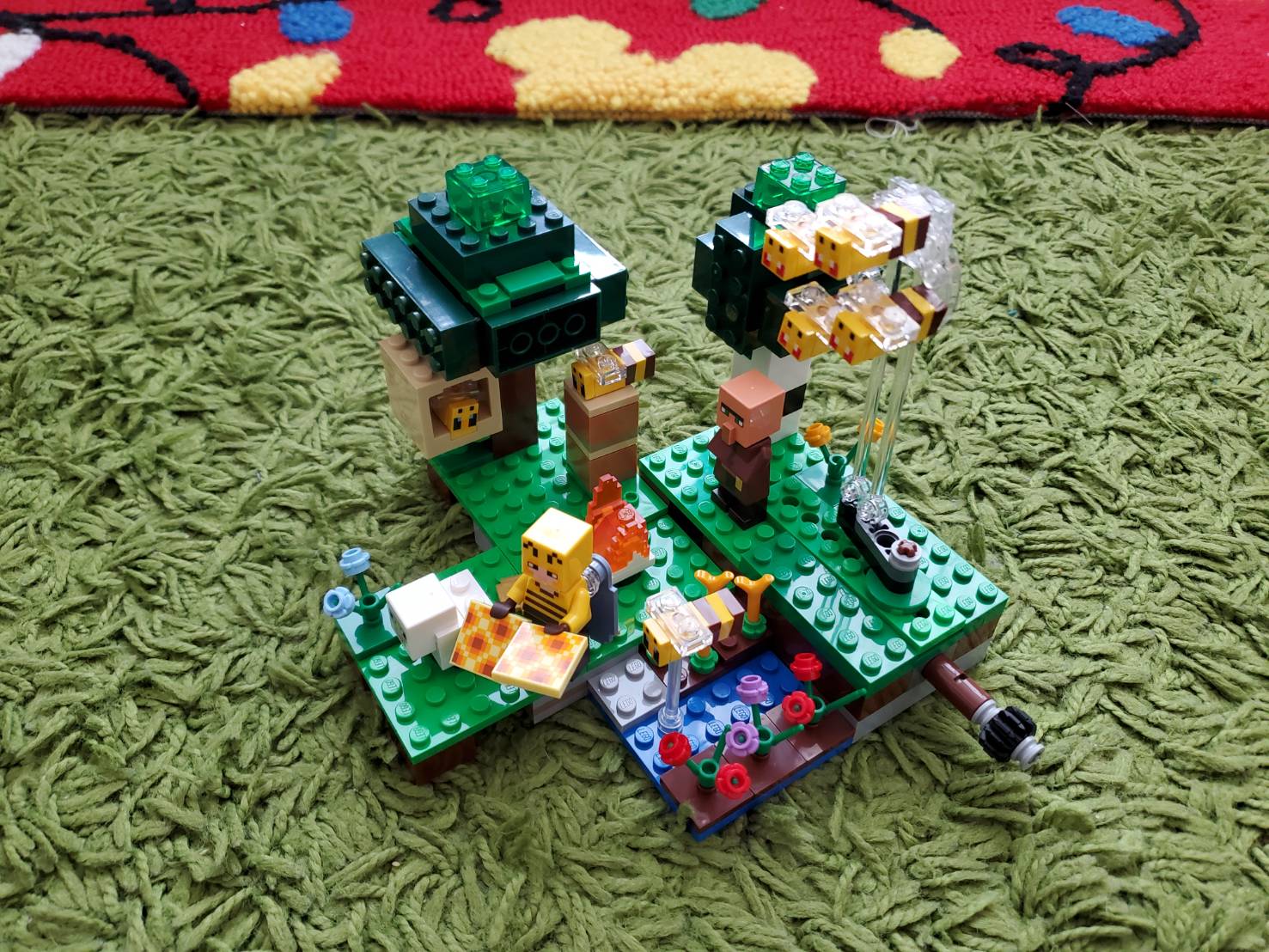 Canadian Hummingbirds: Lego Minecraft Bumble Bee Set for My Son's Birthday