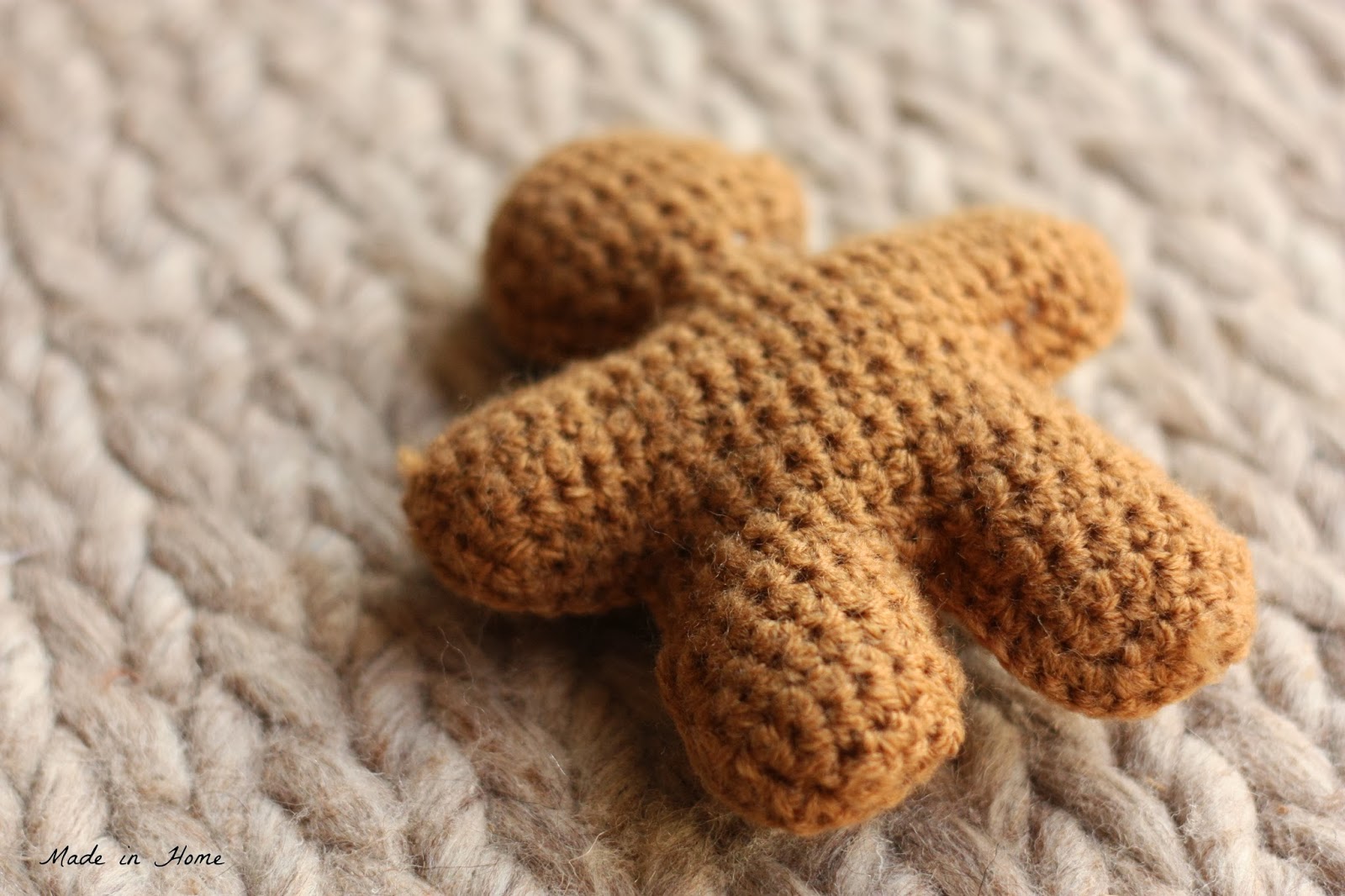 Made in Home: Gingerbreadman Ornament | Tutorial {Crochet}