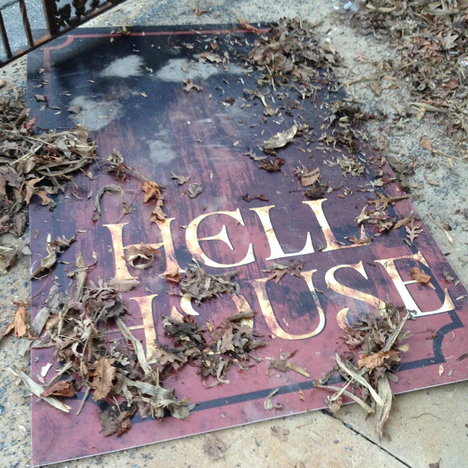 The Horrors of Halloween: HELL HOUSE LLC (2015) Trailer, Poster, Clips ...