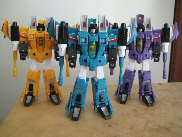 ChCse's blog: Toy Review: Transformers BotCon 2013 Rainmakers Bitstream