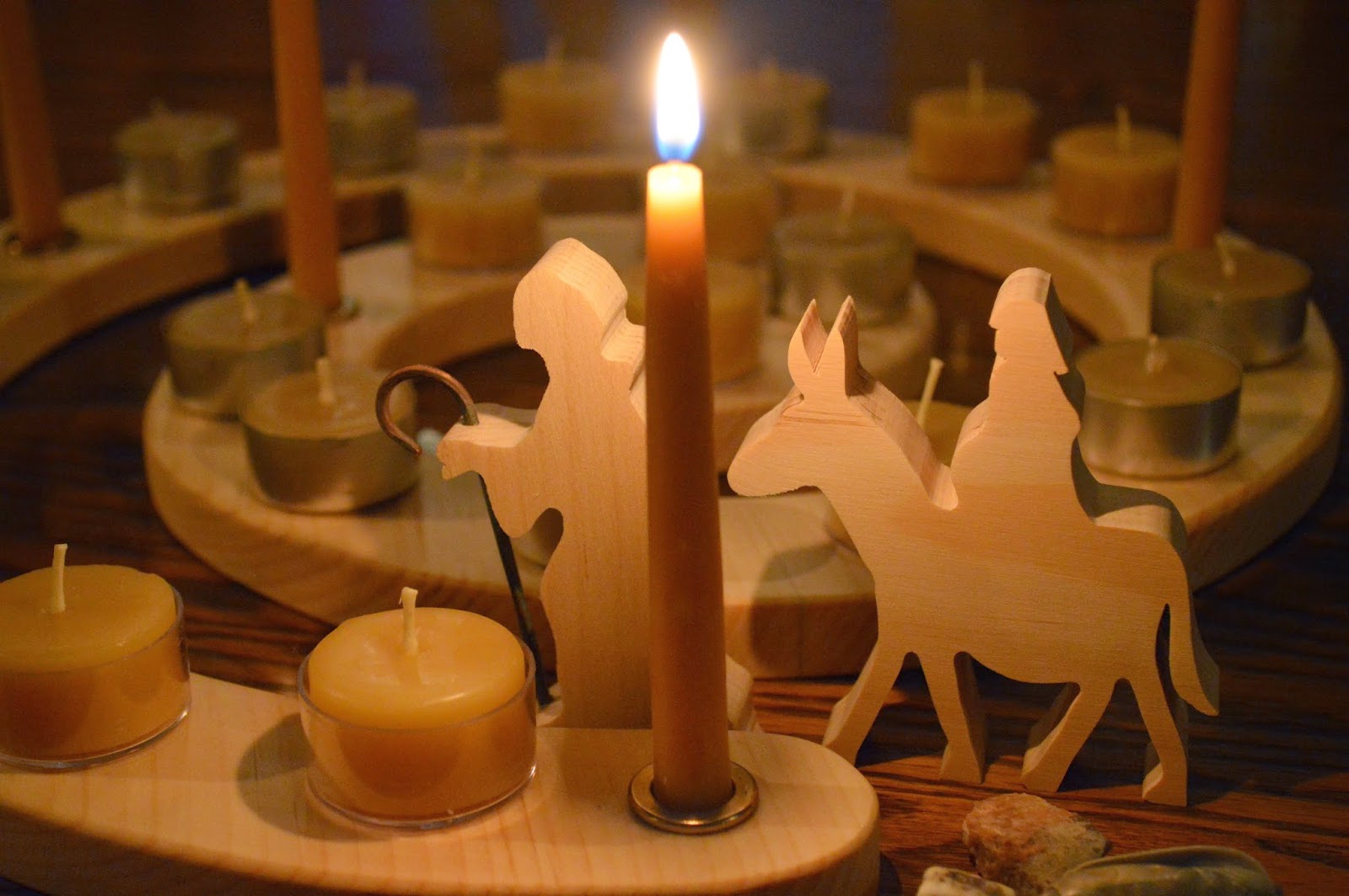 Mothering with Mindfulness : The First Light of Advent