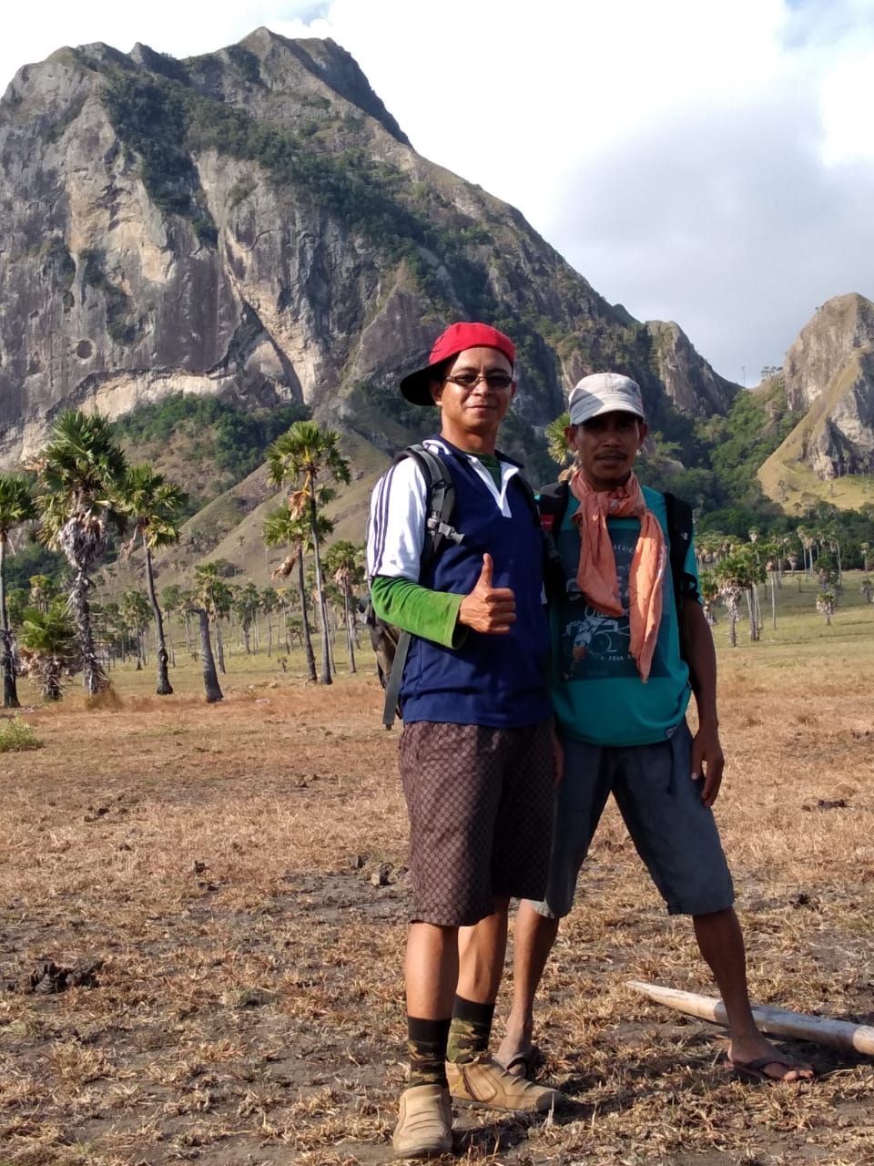 KOMODO TOUR: Wisata ke Pulau Mules Nuca Molas