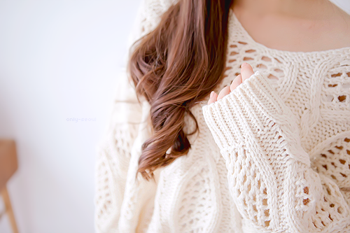 Aisles of Beauty: Fall Fashion: Cozy Sweaters
