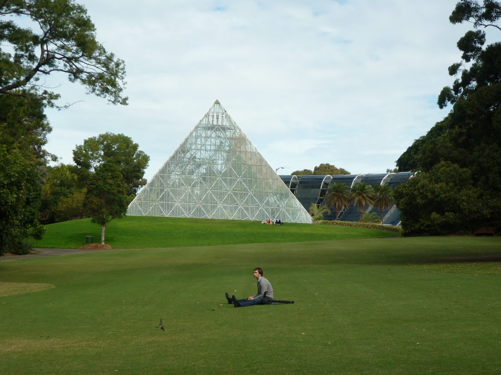 Sydney - Australia: Pyramid man