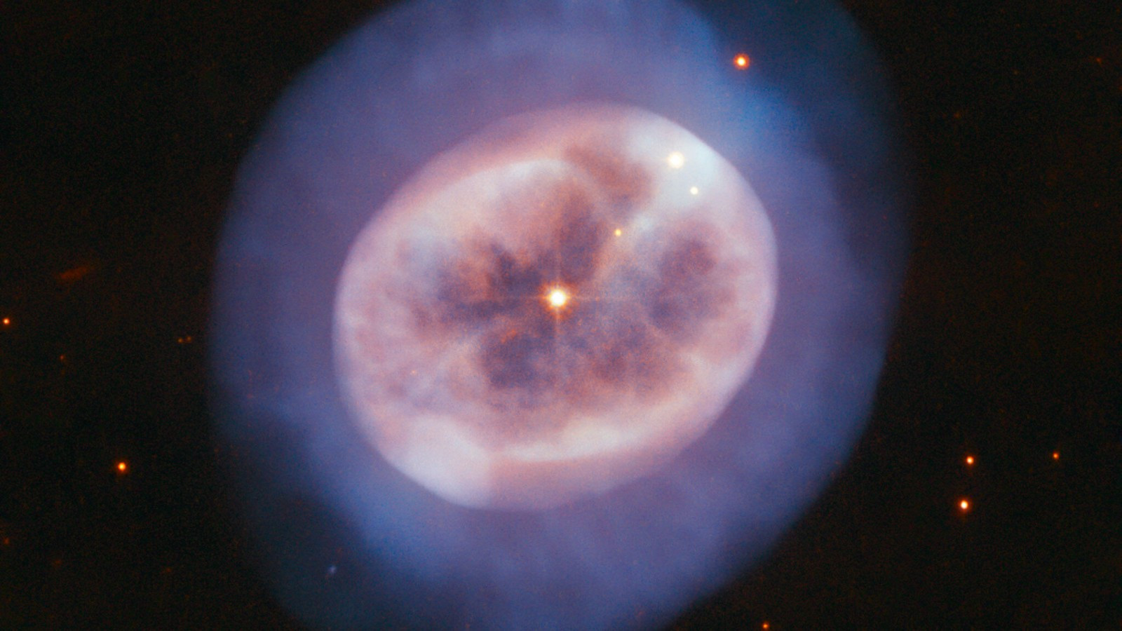 Hubble photographed a dying star
