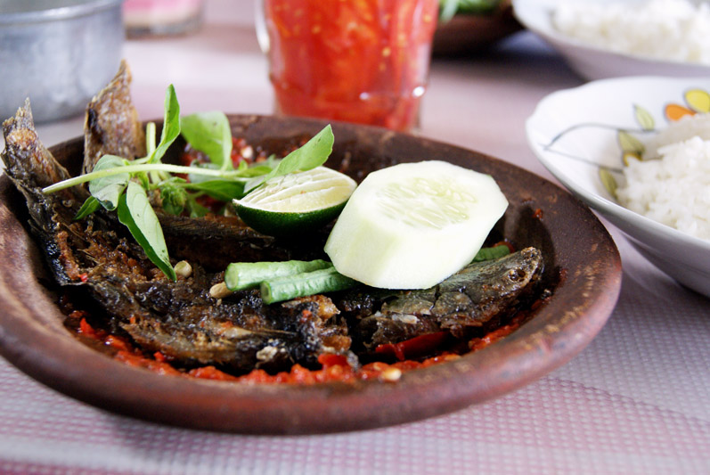 WARUNG BU ANAH: Pecel Lele