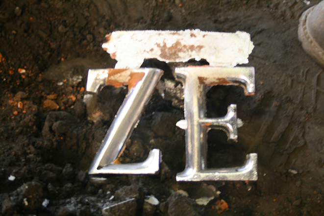 TIM WHITTON - Carved: CASTING METAL LETTERS