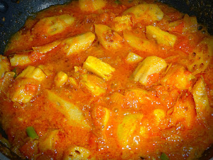 Veg Indian Cooking: Kamal Kakdi Ki Sabzi (Seyal Bhee Patata)