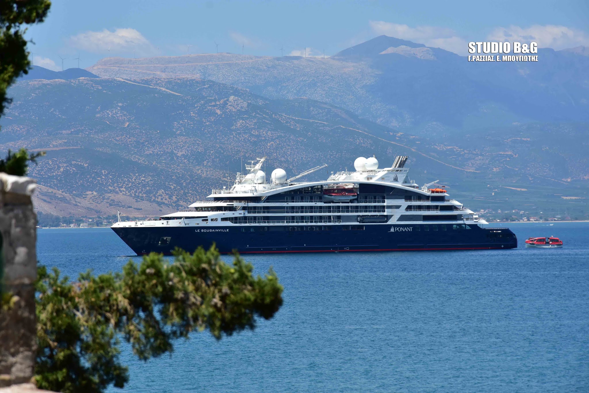 To πολυτελές κρουαζιερόπλοιο "Le Bougainville" στο Ναύπλιο - Αργολικές ...