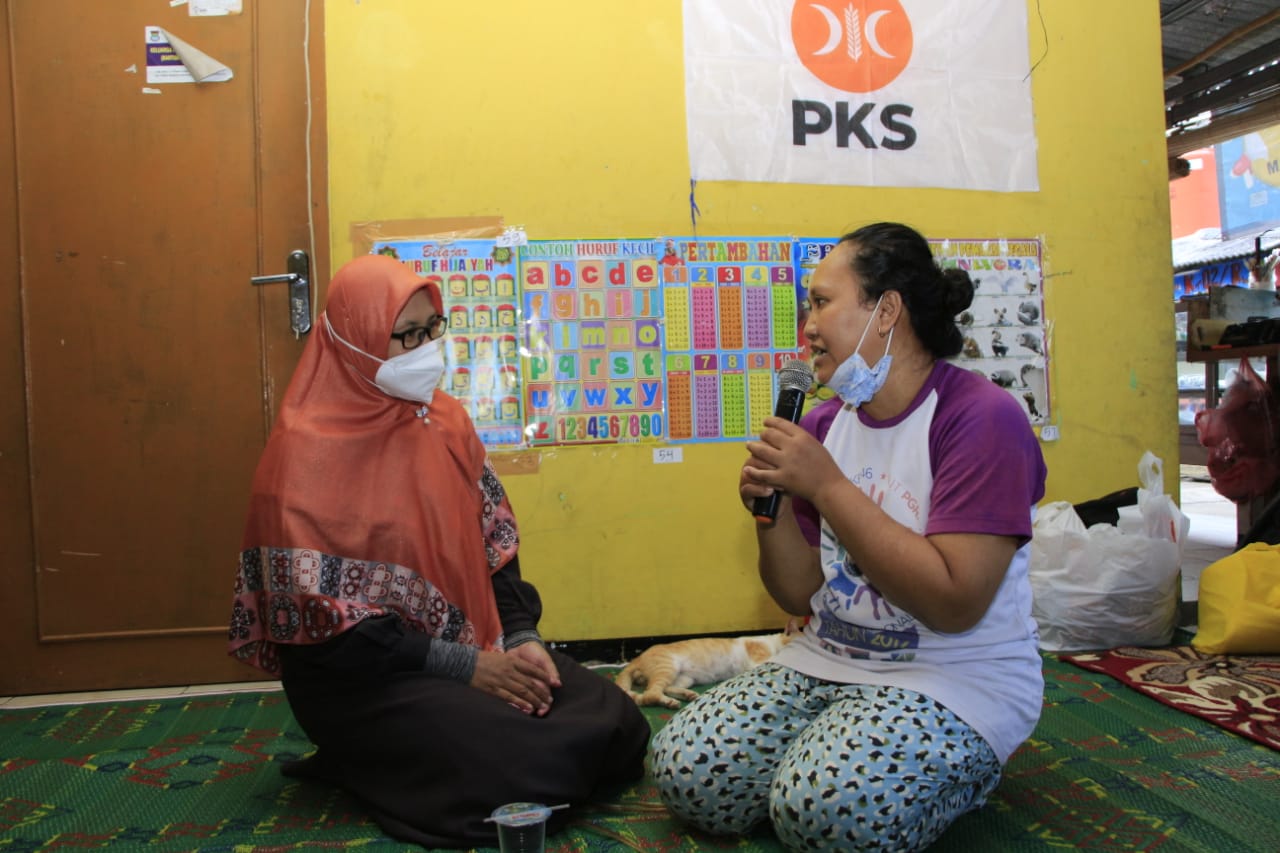 "PKS Partai Dekat Dengan Rakyat"