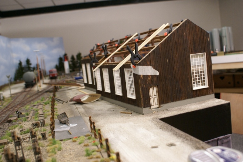 Met de bouw begonnen van een lokloods in spoor 1.