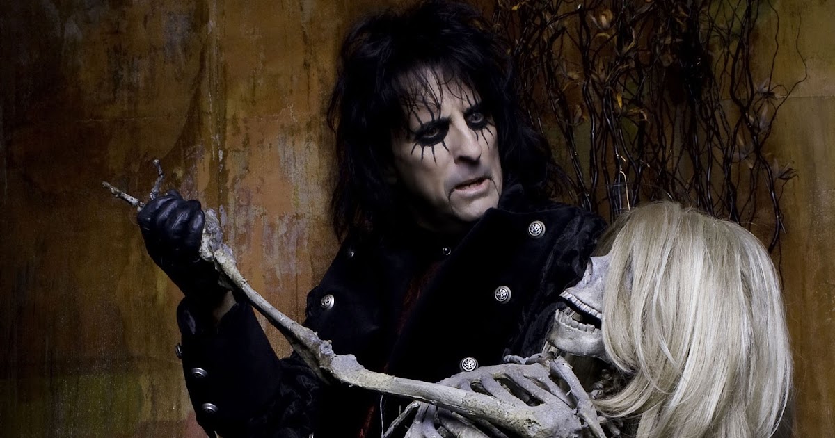 The Styrous® Viewfinder: Alice Cooper ~ chickens & snakes