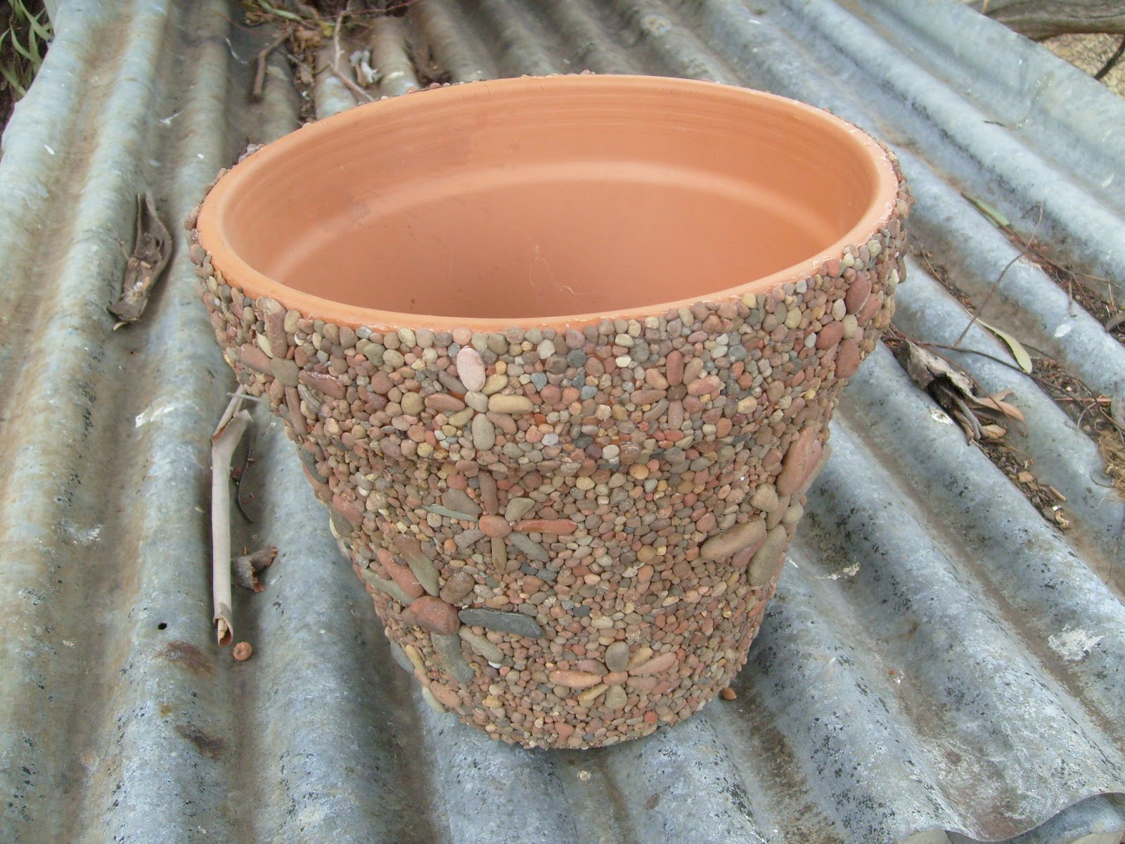 MOSAIC MAGIK: Large Flower Pebble Pot