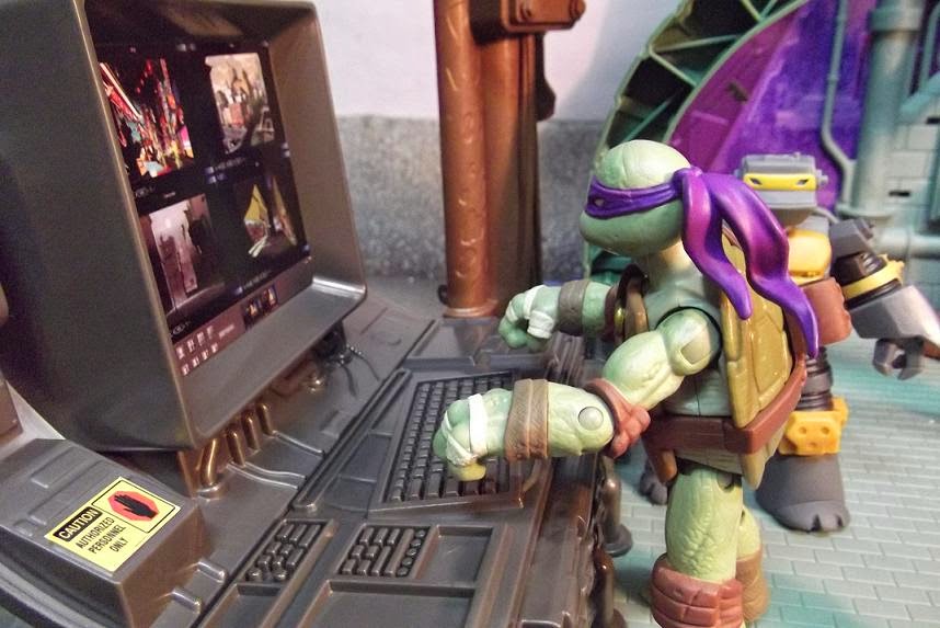 HGG的幻想: Nickelodeon TMNT 2012 - Secret Sewer Lair Playset