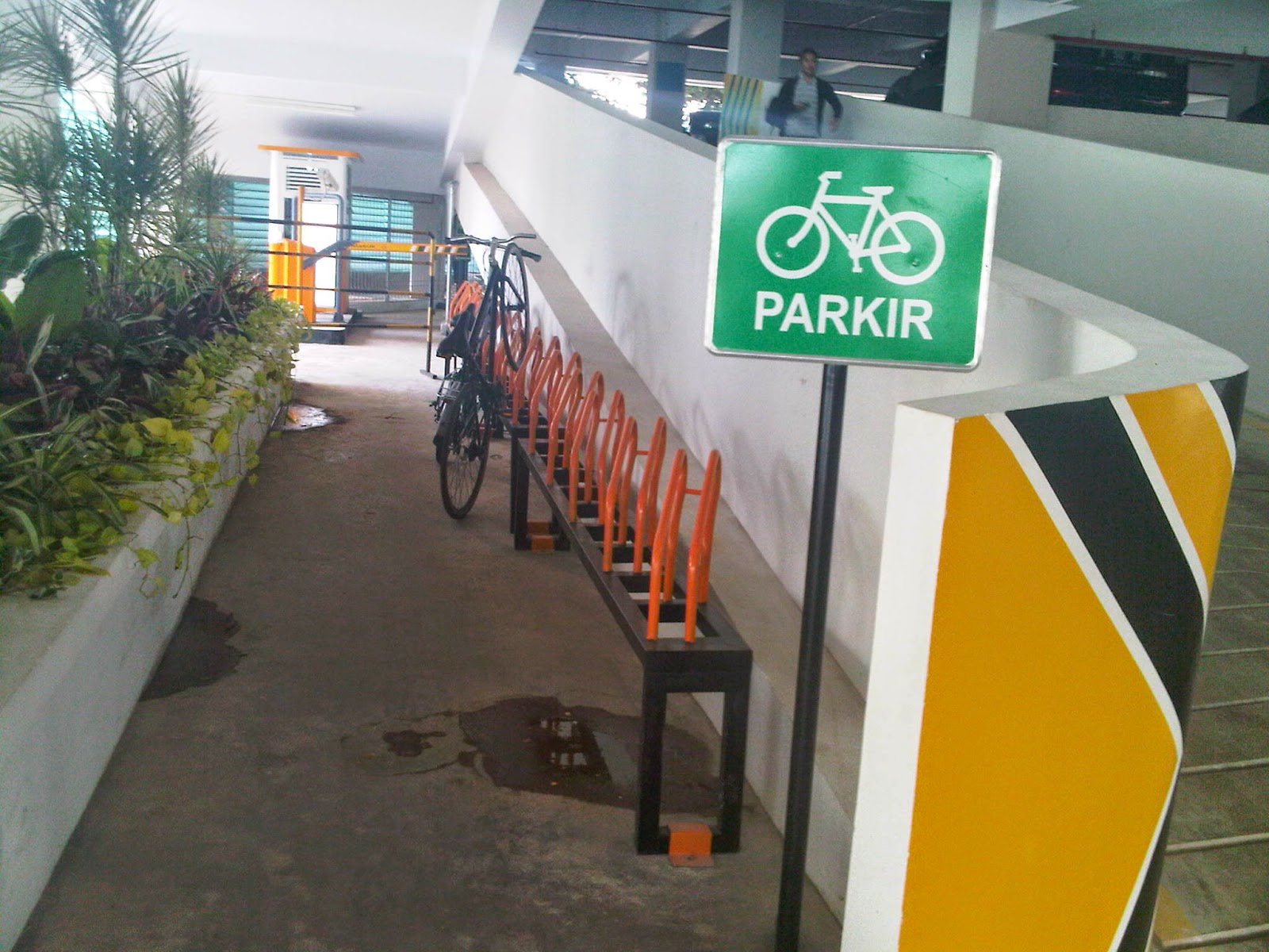 TERIMA PESANAN PEMBUATAN TEMPAT PARKIR SEPEDA