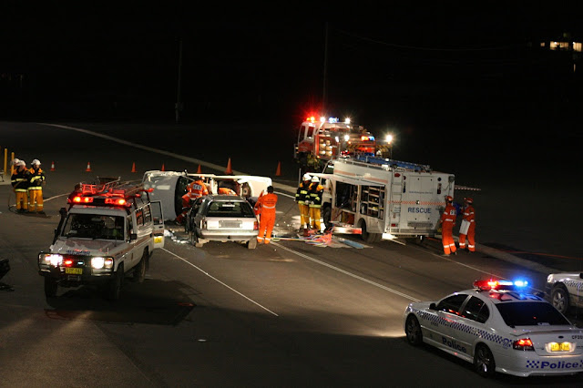 "Hit the brakes" nghĩa là gì?