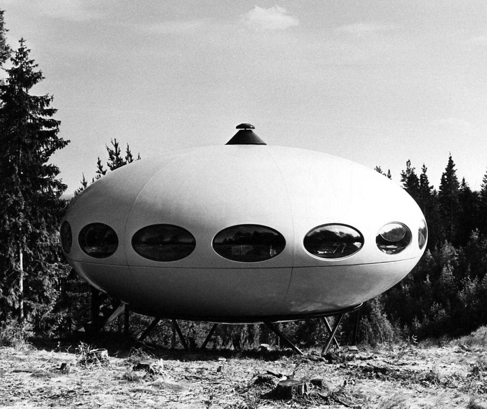 20 Amazing Photos of Futuro Houses, the UFO-Shaped Tiny Homes Which ...