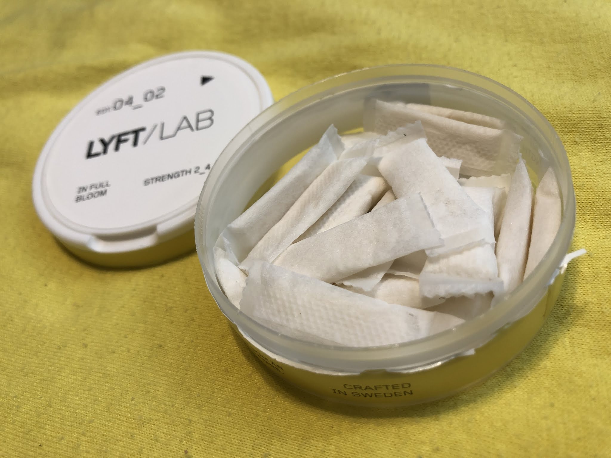 Lyft/Lab 4 "In Full Bloom" (Nicotine Pouches) - Review. 11 April 2021.