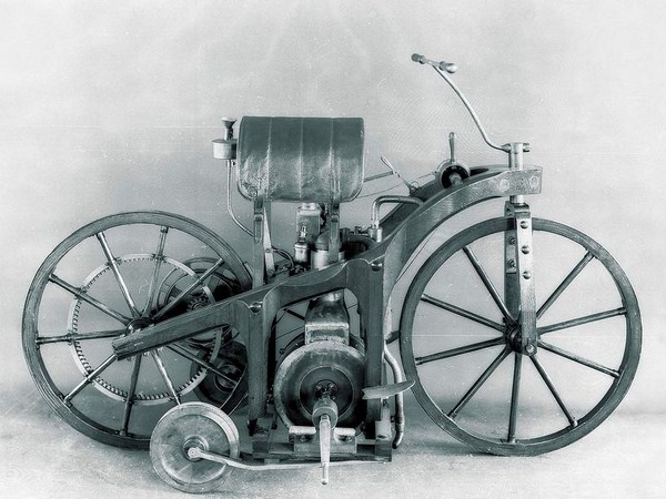 Strefa skażona motocyklami: Daimler Reitwagen z 1885 r. - pierwszy ...