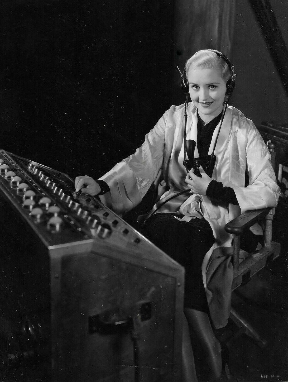 Film Noir Photos: Hold the Phone! Marian Marsh