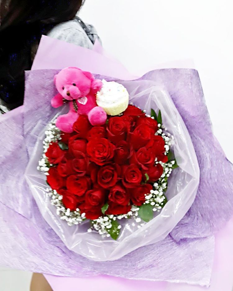 Bunga Valentine Mawar Merah Bouquet Boneka | Toko Bunga Online Florist ...