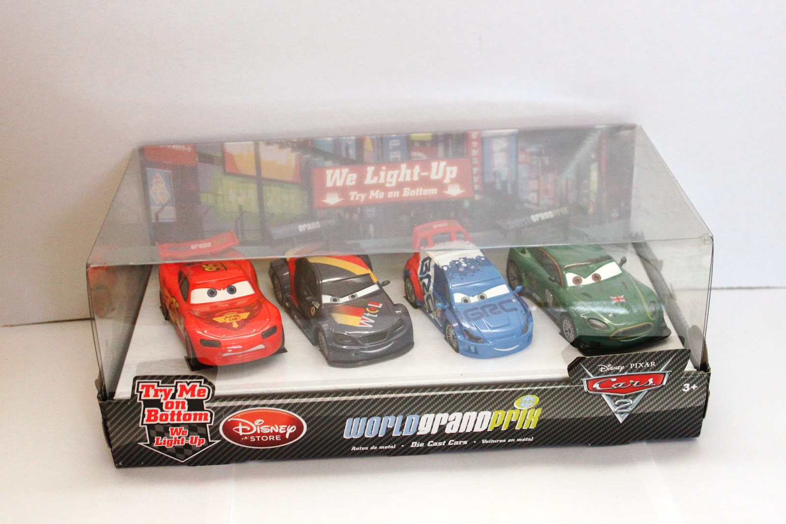 Funtastic Shop: Cars 2: Light-Up Die Cast Car Set