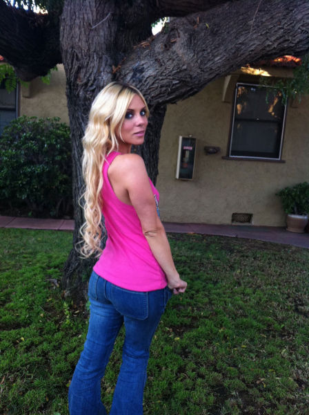 The Feral Irishman: Hawt Chicks, Cell Phone Pics......