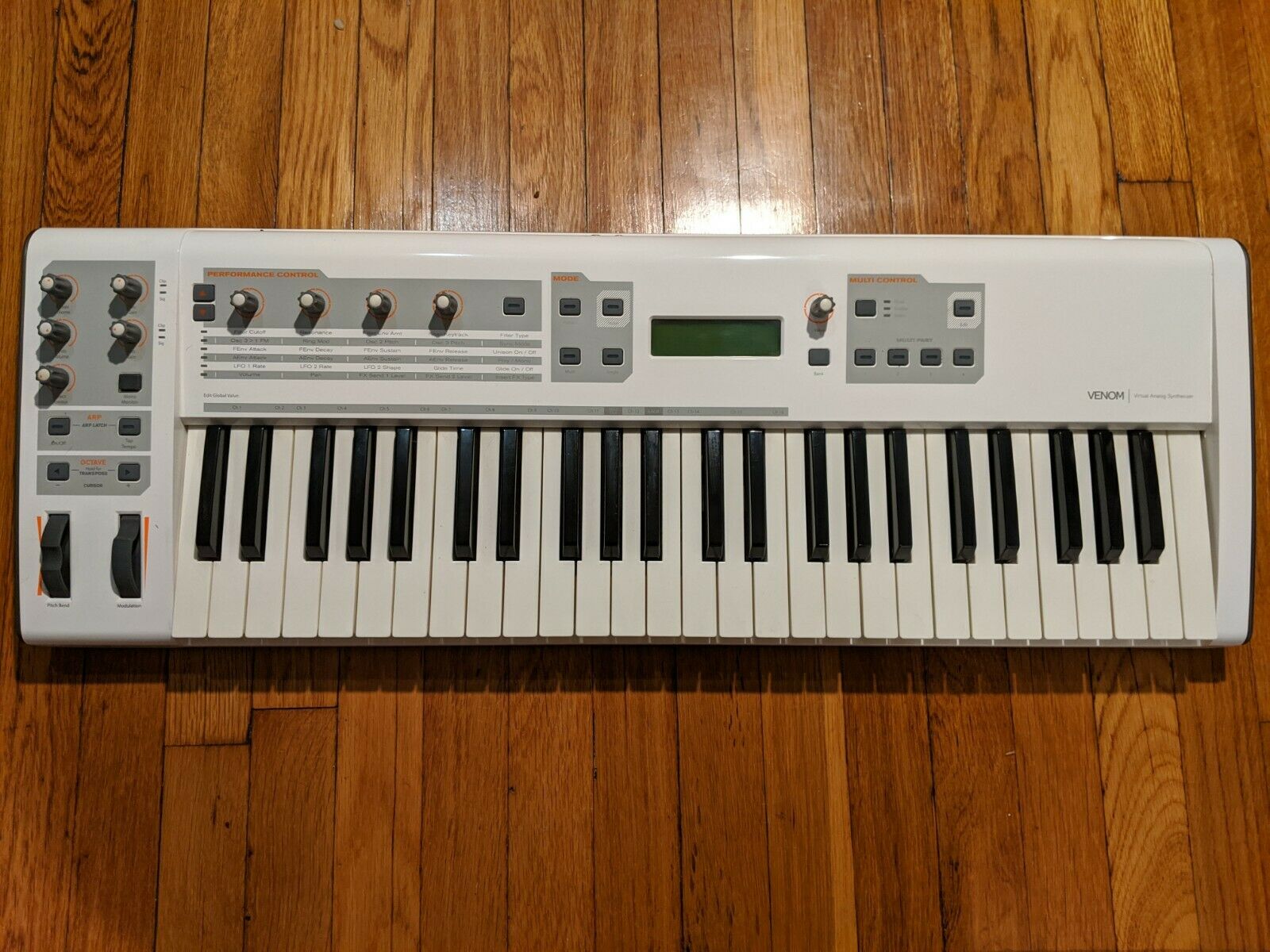 MATRIXSYNTH: M-Audio Venom 12-Voice Virtual Synthesizer Keyboard