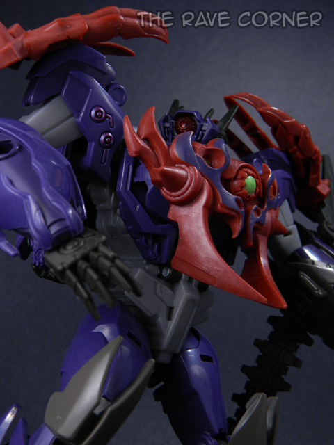 The Rave Corner: Transformers Prime Beast Hunters Voyager Shockwave Review