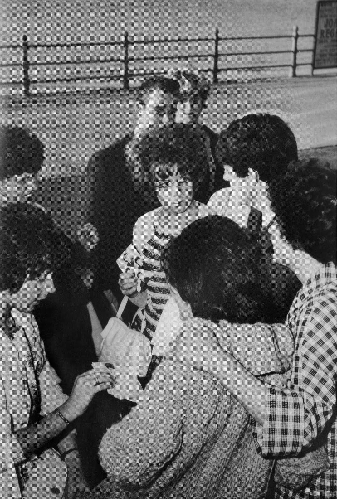 Meet the Beatles for Real: Paul fans in '63