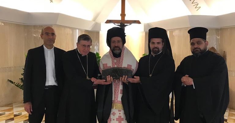 ΦΩΣ ΦΑΝΑΡΙΟΥ: Ο ΠΑΠΑΣ ΠΡΟΣΕΦΕΡΕ ΣΤΟ ΟΙΚΟΥΜΕΝΙΚΟ ΠΑΤΡΙΑΡΧΕΙΟ ΛΕΙΨΑΝΟ ΤΟΥ ...