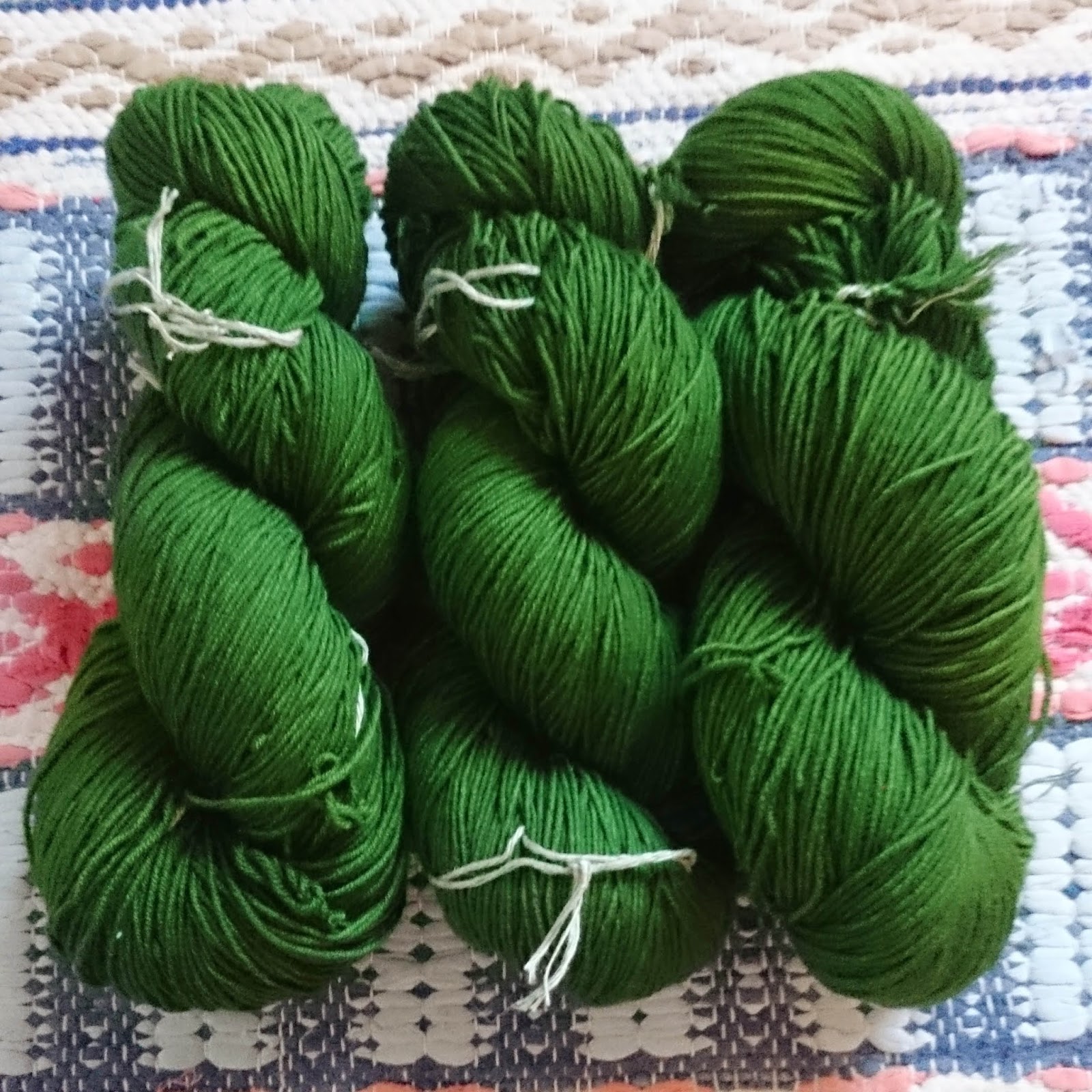 Clara Stickar: Stickar i superwash och njuter