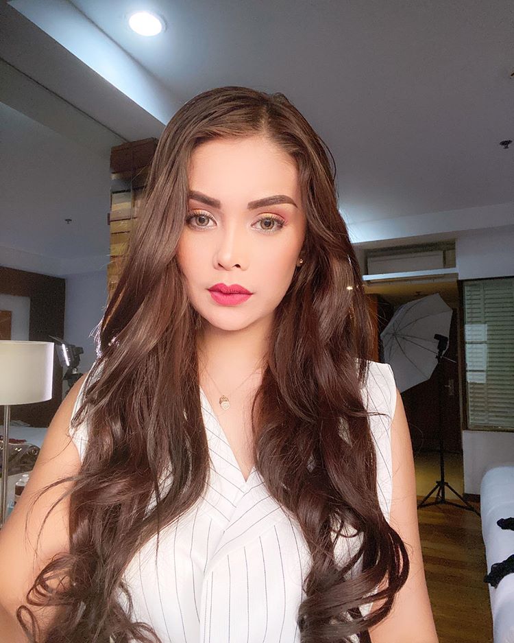 Asian Babes: Apol Salangad | Pretty Selfie Pics in White Dress