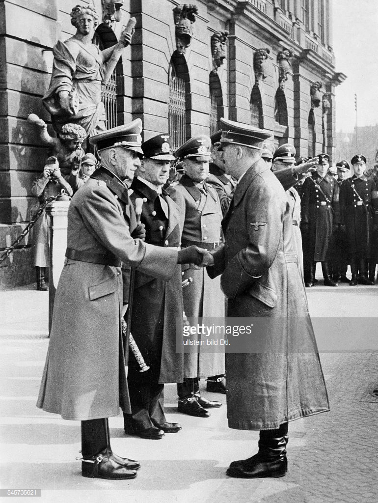 NAZI JERMAN: Foto Adolf Hitler dan Wilhelm Keitel