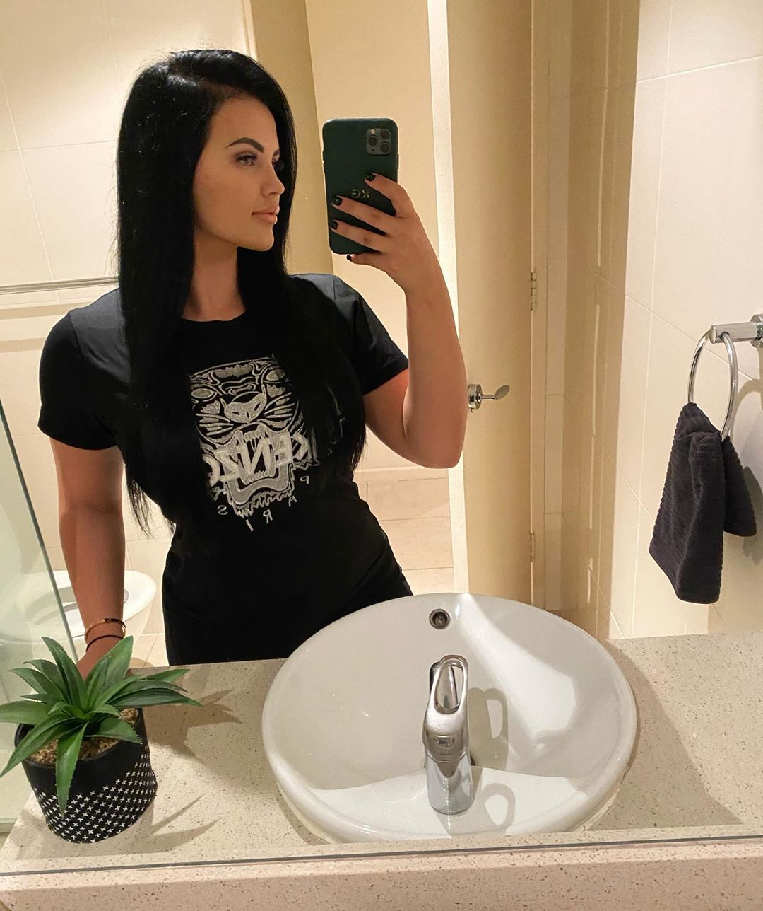 Renee Gracie Instagram Clicks -2020