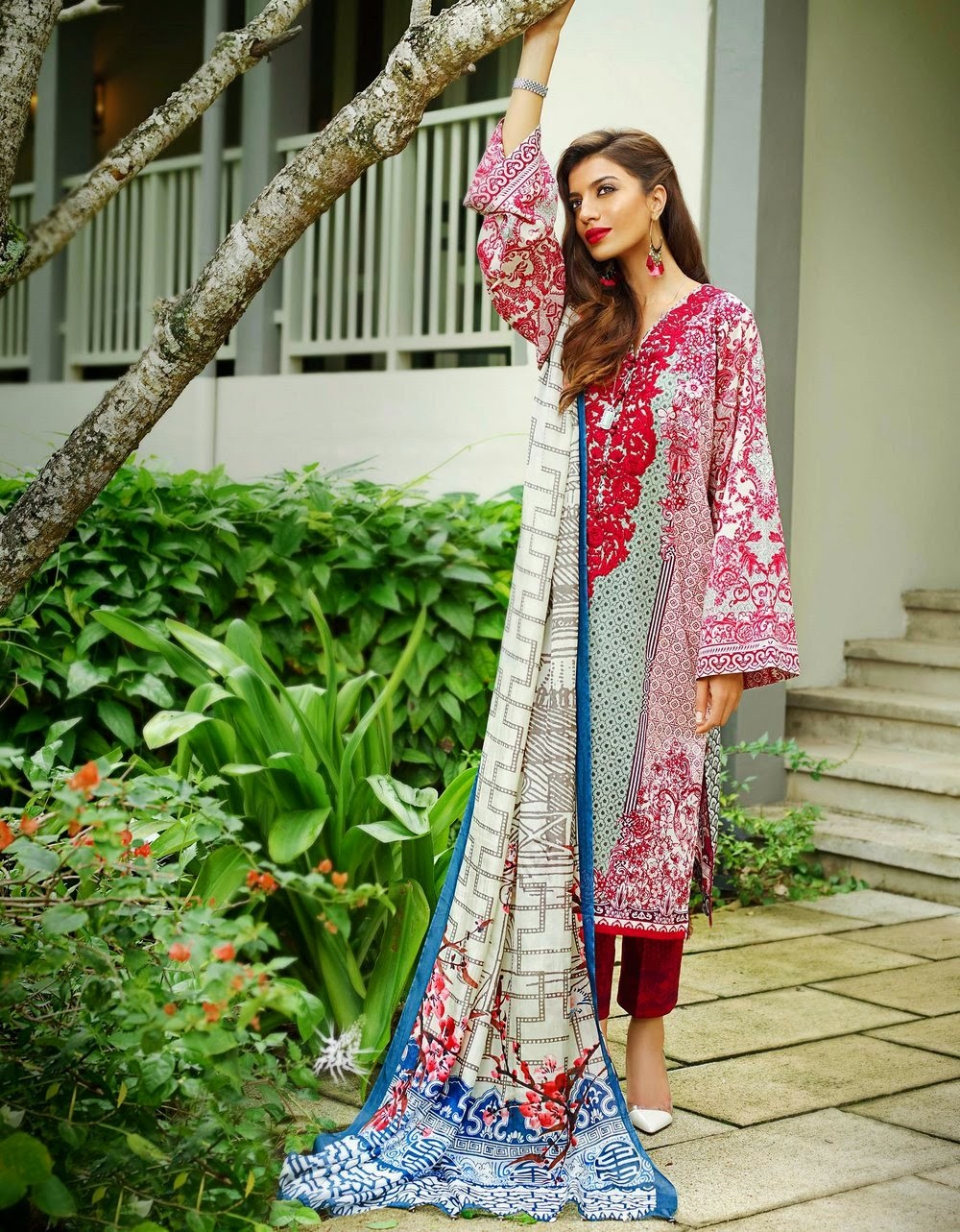 Long frocks | Pakistani Dresses | Mehndi Designs