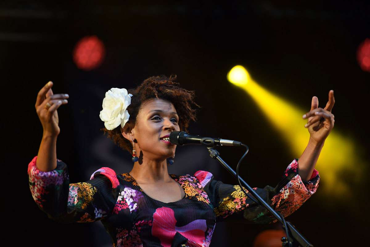 Official Website Carmen Souza // #INTERCONNECTEDNESS : LIVE Photos