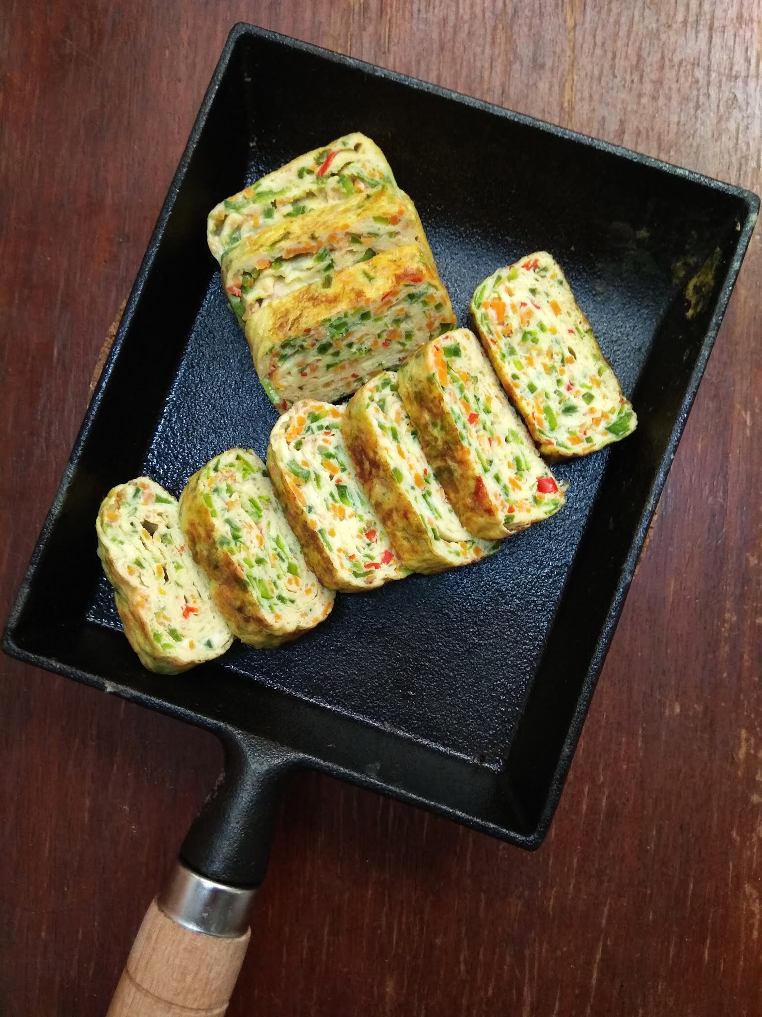 Elinluv's Tidbits Corner: Gyeran Mari /Korean Egg Roll