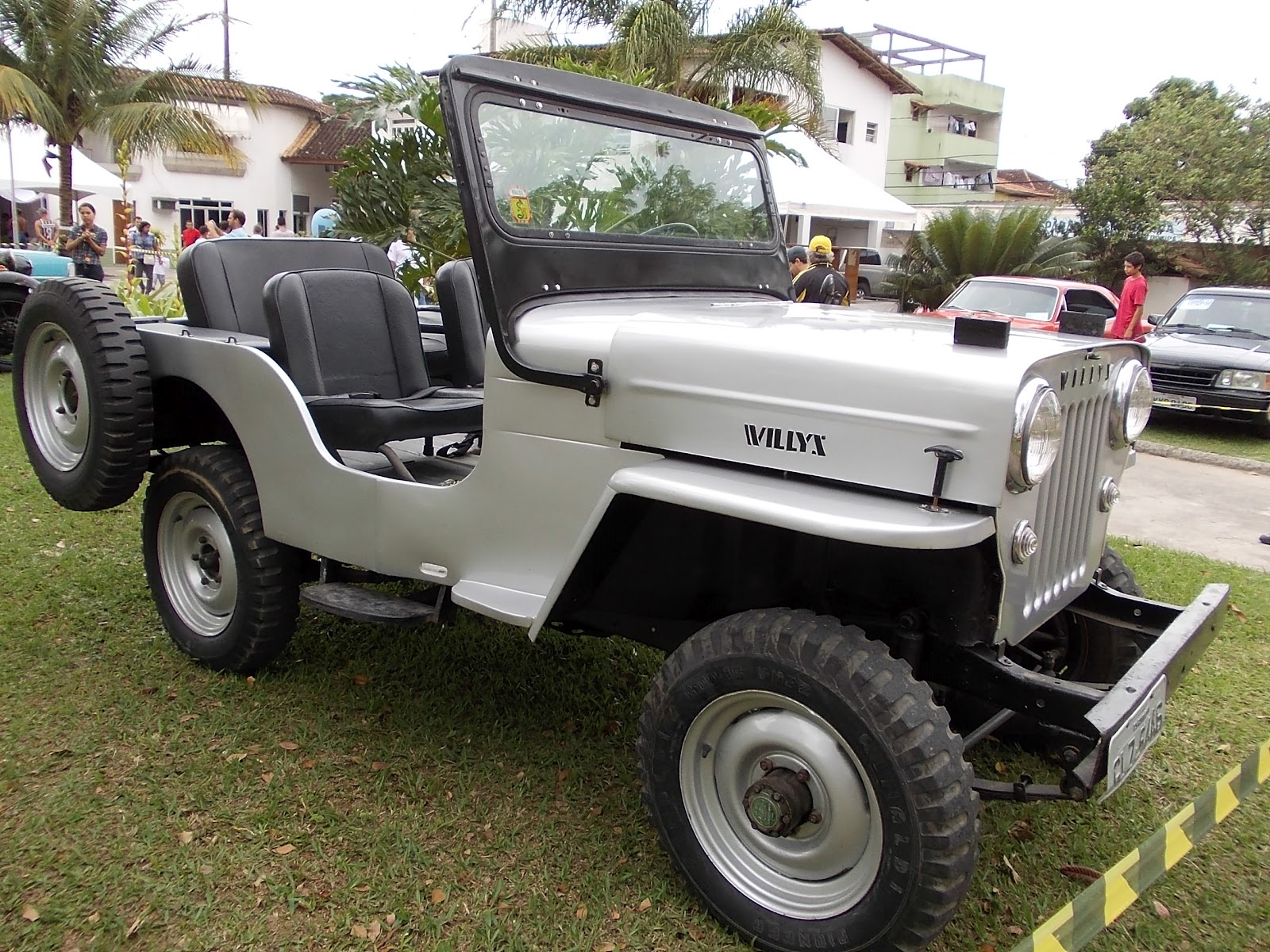 Jeep Willys Overland Clicks: II Encontro de Veículos Antigos de ...