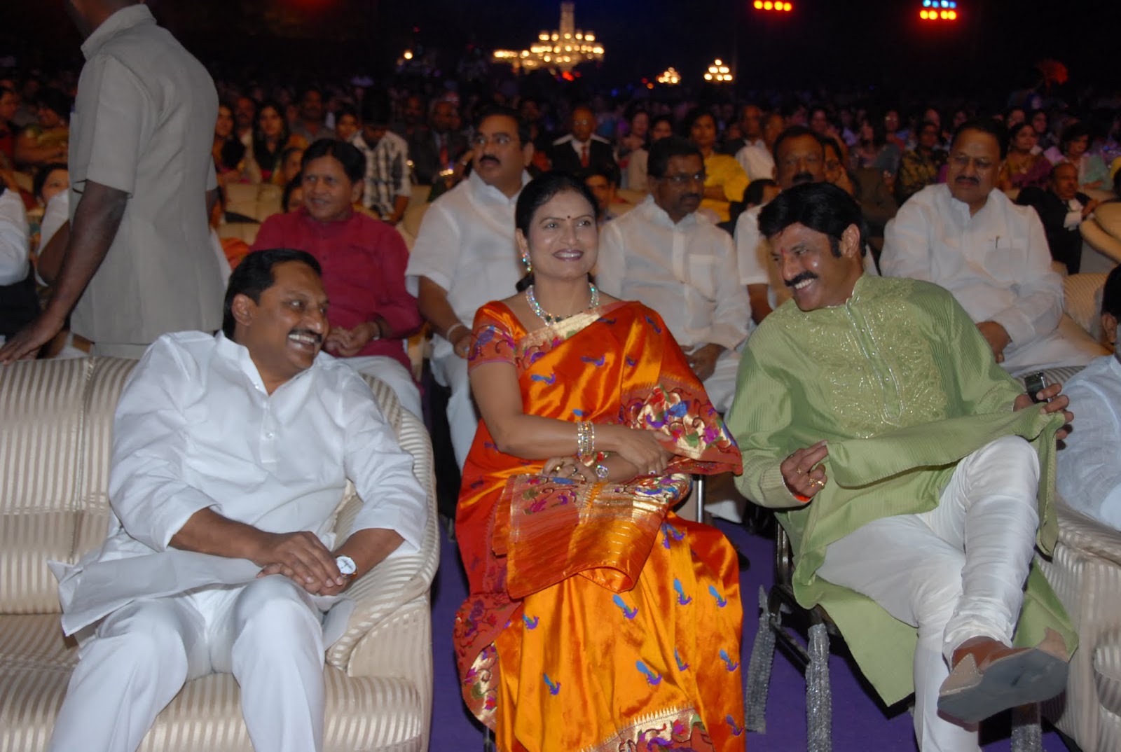 D K Aruna: WITH HONORABLE CHIEF MINISTER SRI. KIRAN KUMAR REDDY 1-12-11