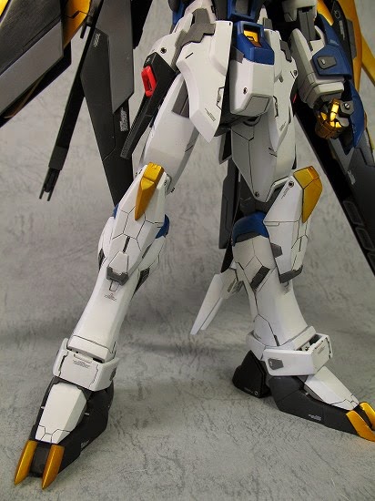MG 1/100 Destiny Gundam "Blue and Gold colors" Custom Build