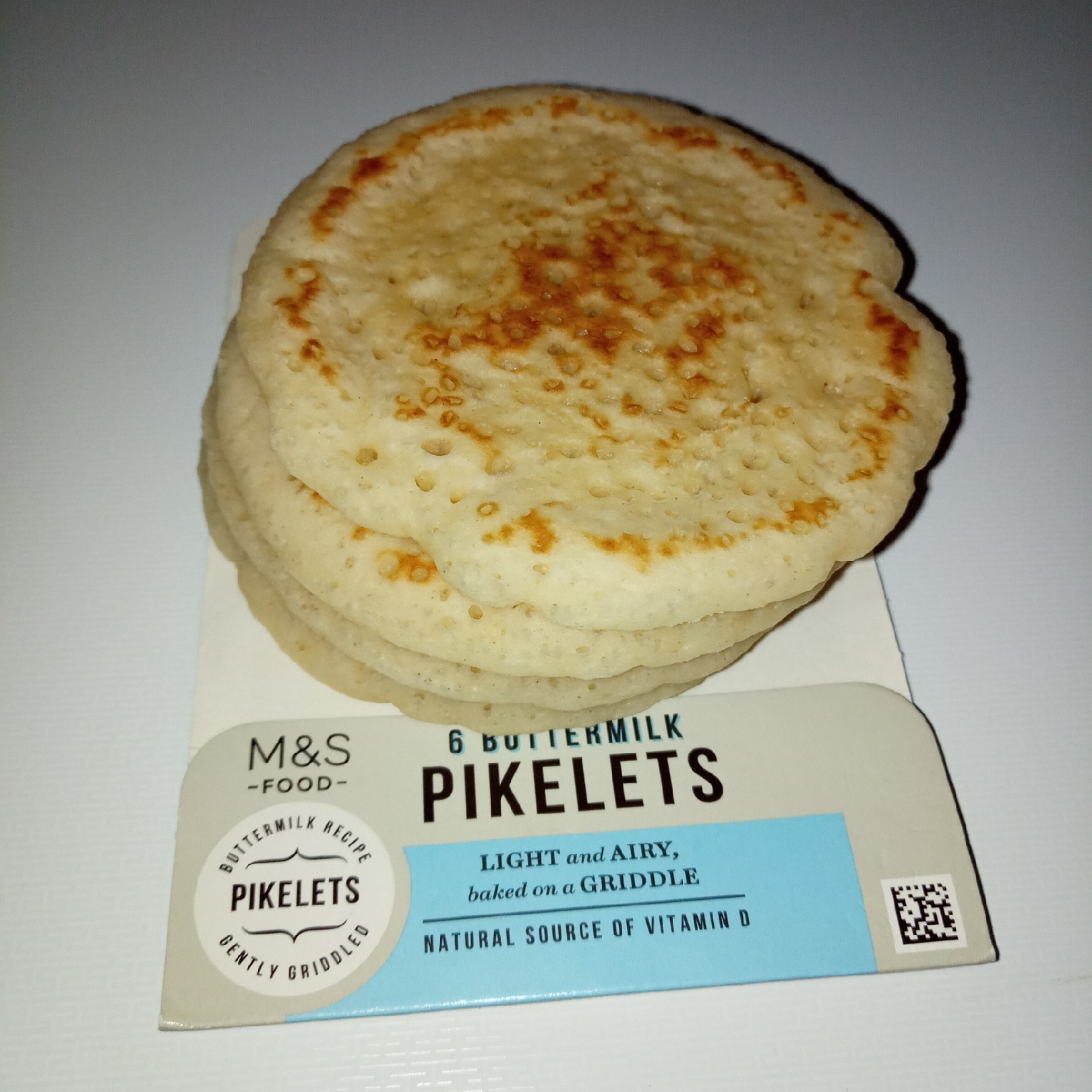 Supersupergirl's Food Reviews: M&S Marks Spencer buttermilk pikelets