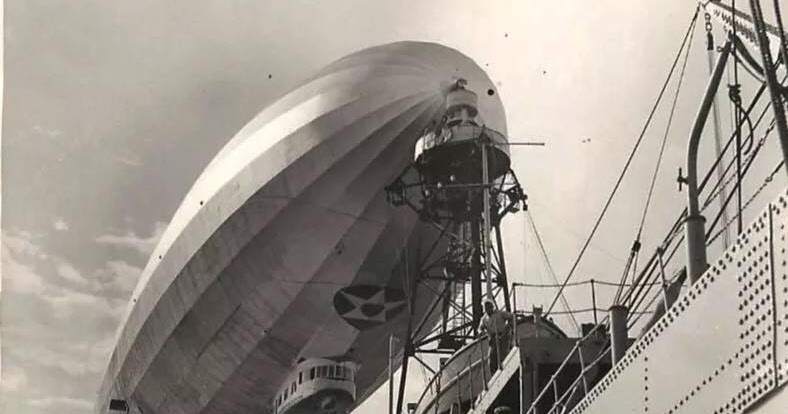 daily timewaster: Airship docking on a sea ship