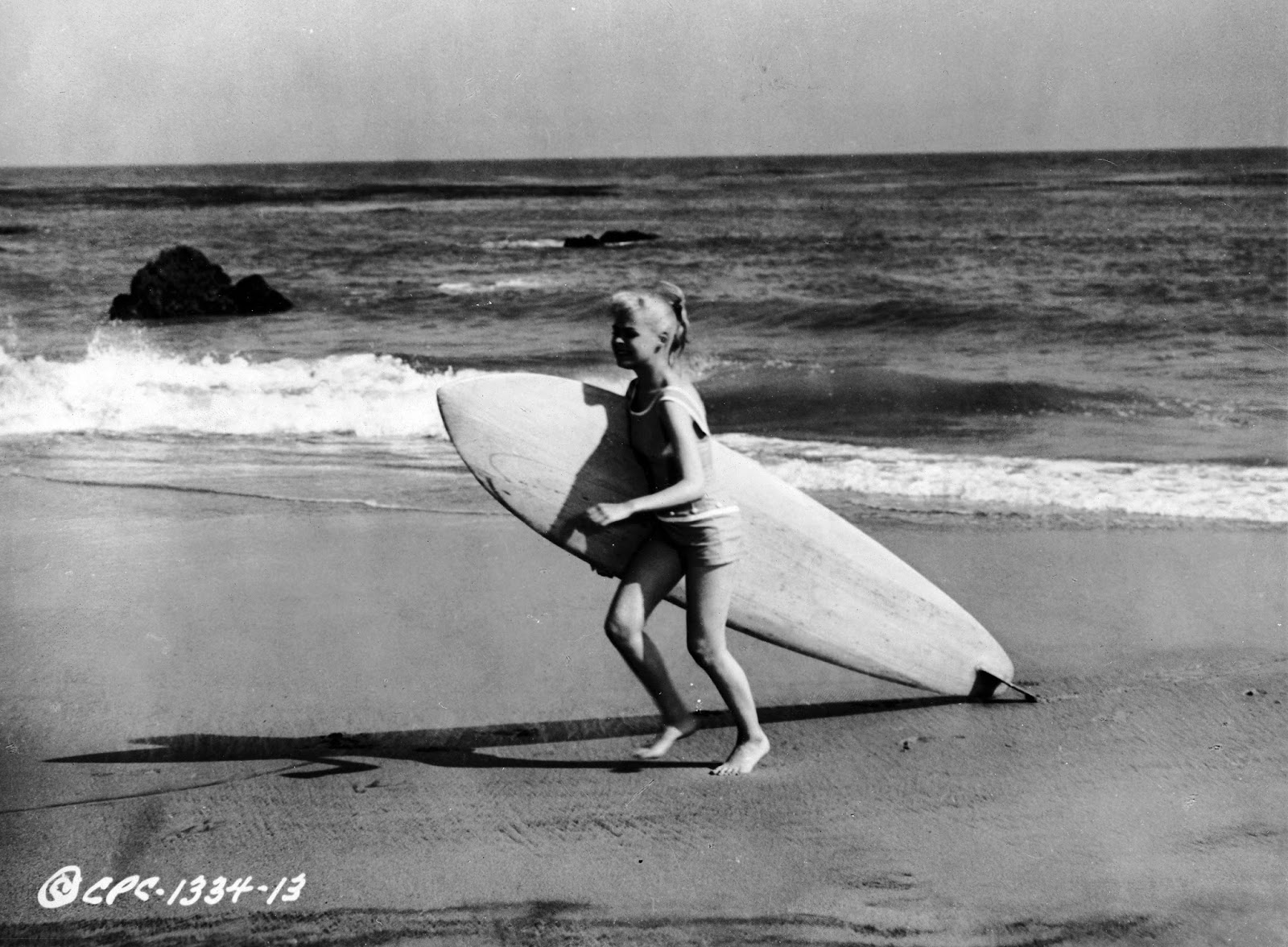 20 Surf Photos That Show Women Making Waves From the 1930s Through the ...