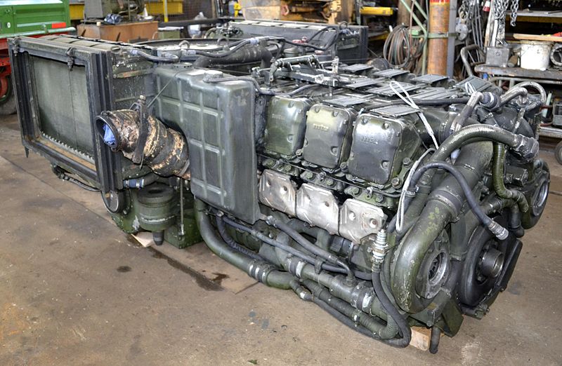 SI VIS PACEM, PARA BELLUM: L’esuberante (per l’epoca) 10 cilindri a V ...