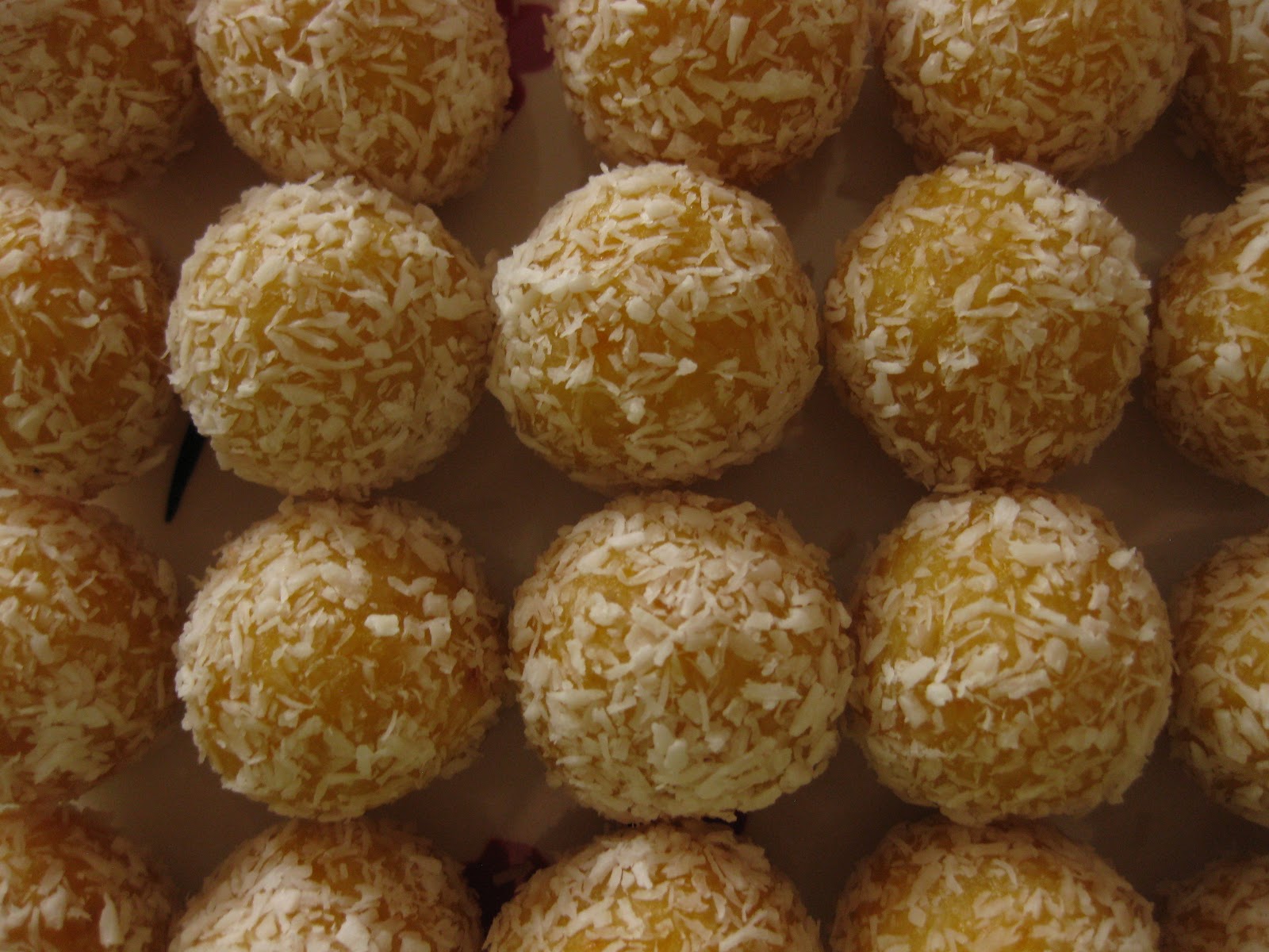 Delightfully Vegan: RECIPE: Raw Apricot "Fruitbusters"